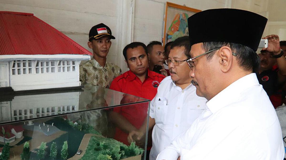 Djarot Kunjungi Rumah Pengasingan Bung Karno di Karo - Pemilu Liputan6.com