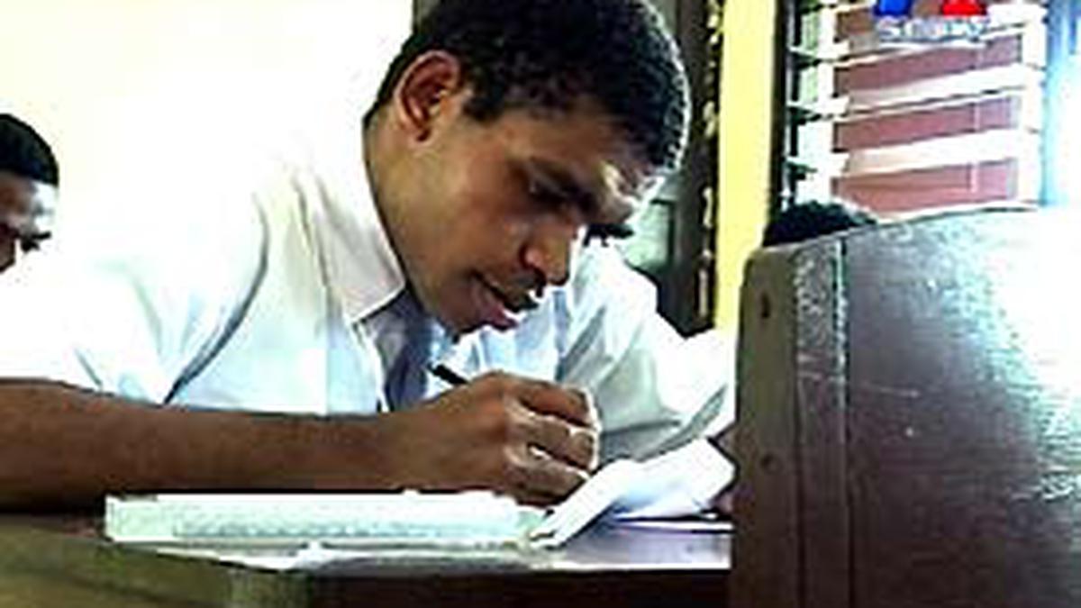 George Saa, Bintang Fisika dari Papua - News Liputan6.com