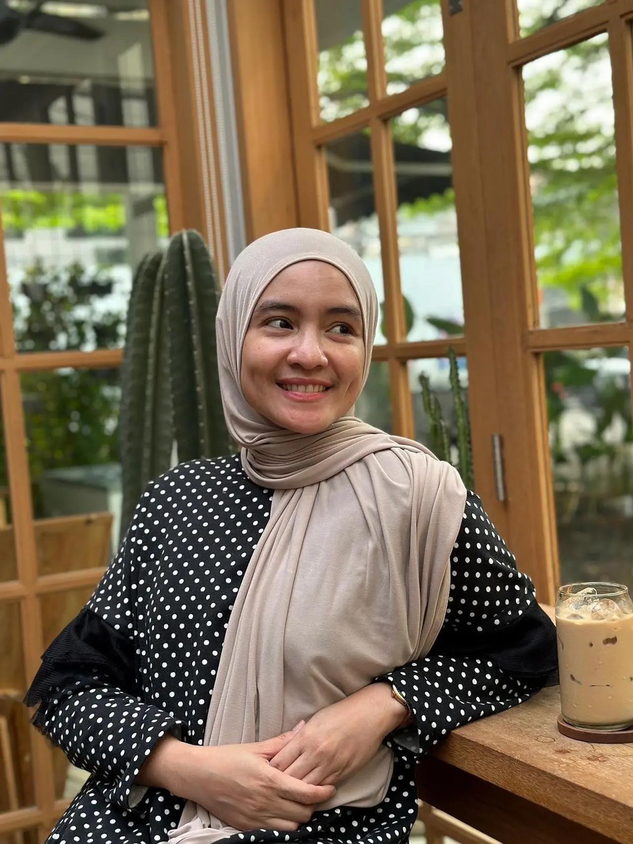 Potret Dulu dan Kini Intan Nuraini dengan Hijabnya, Tampil Anggun dan Terlihat Tak Berubah ...