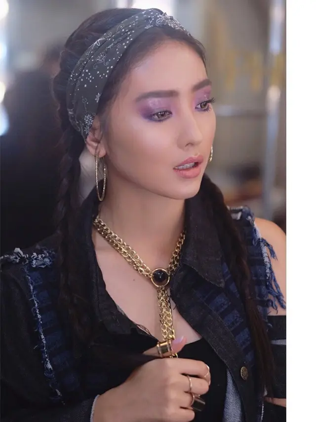 Biasa Natural, 6 Potret Natasha Wilona dengan Makeup Tebal Ini Bikin Pangling - Hot Liputan6.com