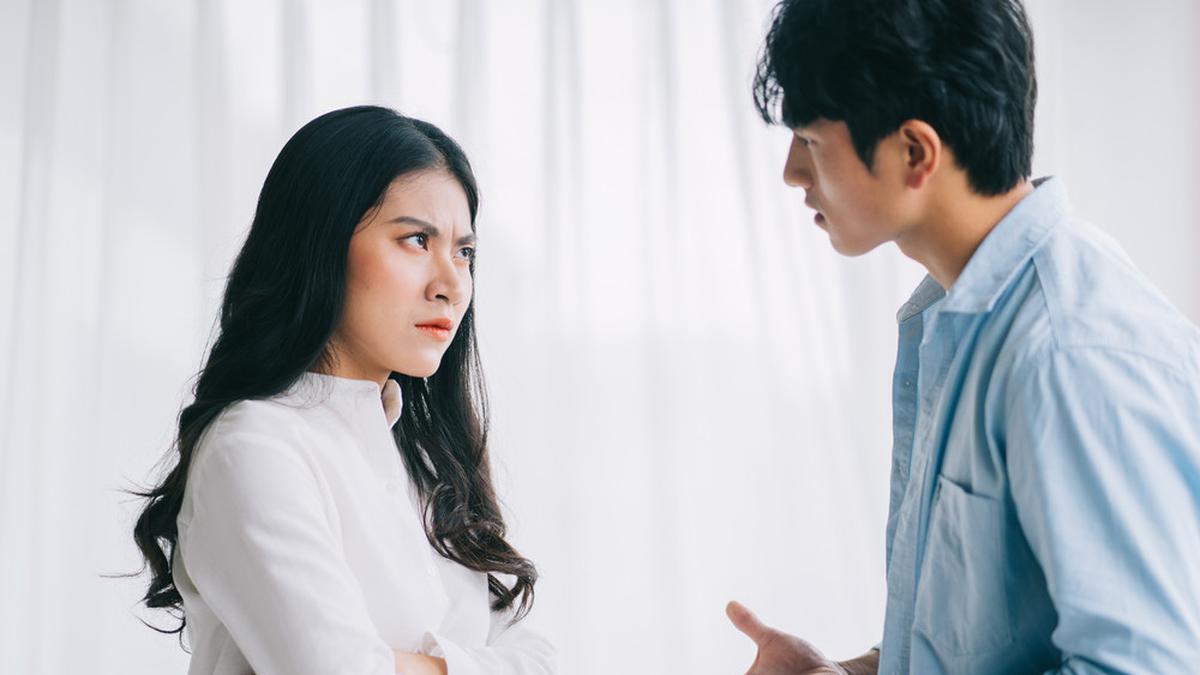 7 Tanda Pria Tidak Mencintaimu dengan Tulus, Sikapnya Toksik