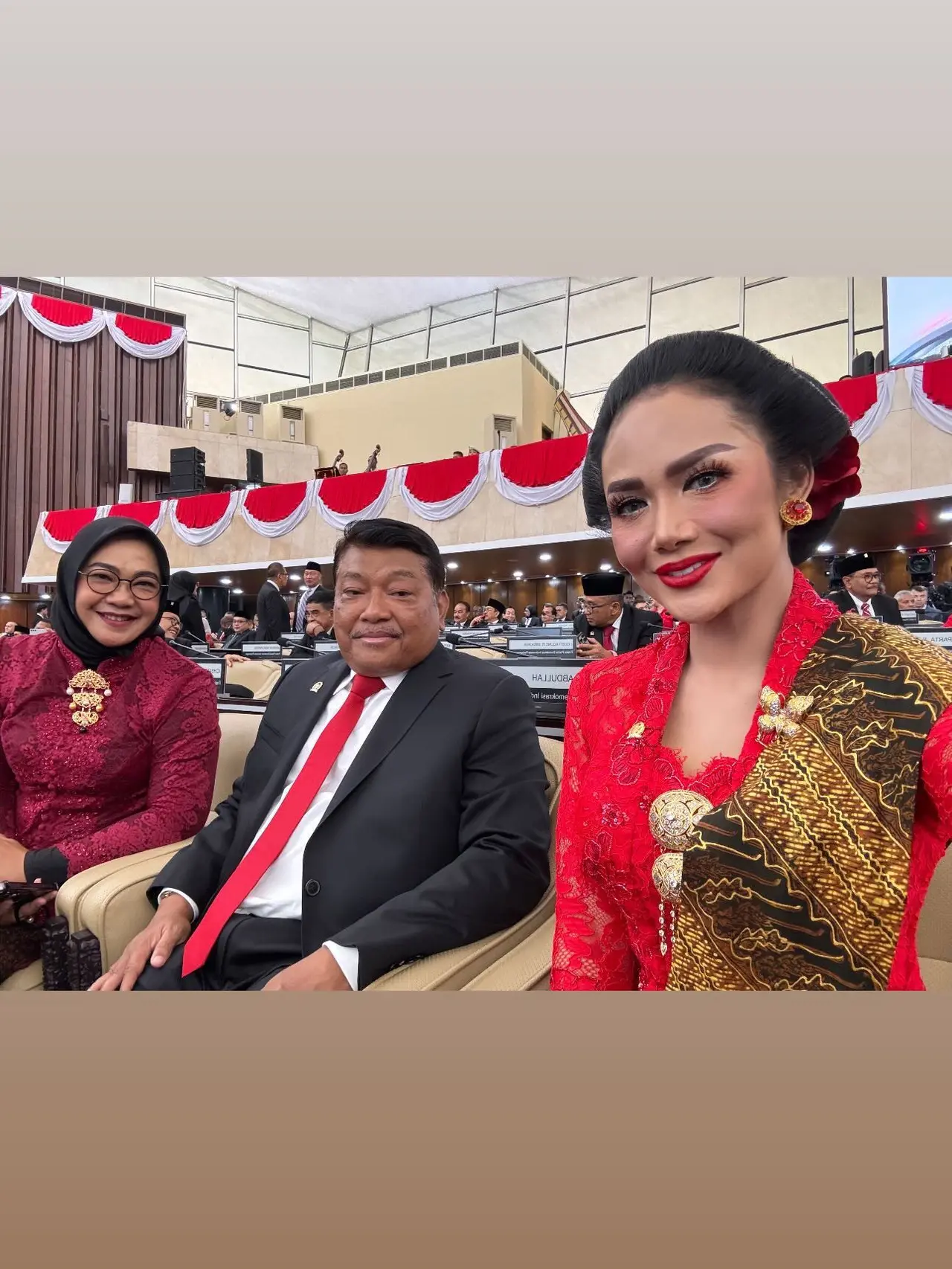 6 Potret Krisdayanti Berkebaya Merah di Sidang Tahunan MPR 2024 ...