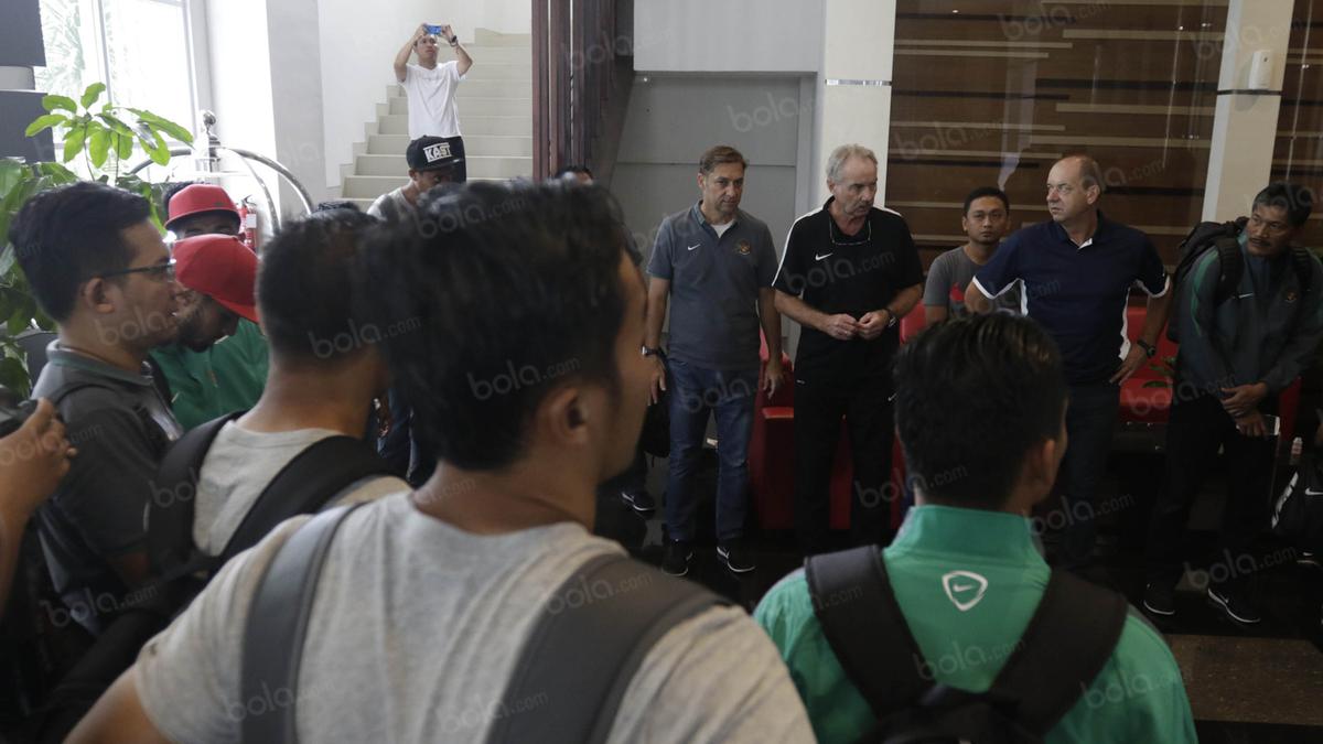 Doa Bersama, Ritual Timnas Indonesia sebelum Bertolak ke Vietnam ...