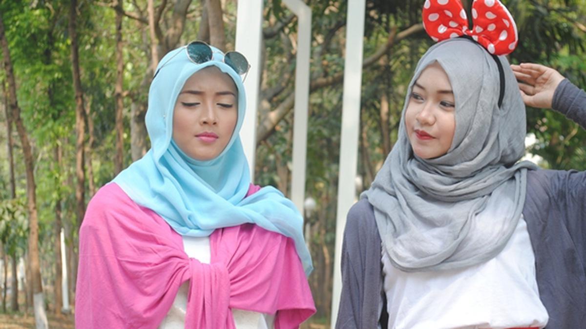 Berhenti Mencibir Orang Lain Saat Kita Tak Tahu Apapun Tentangnya