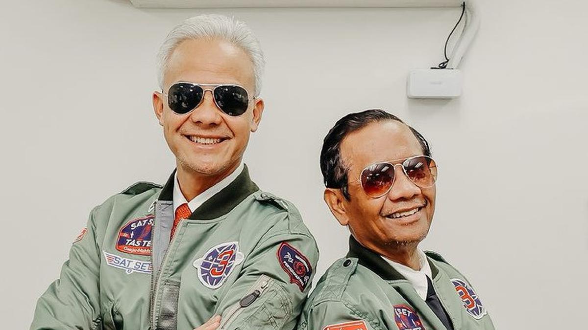 6 Gaya Ganjar Pranowo dan Mahfud MD Kenakan Bomber Jaket Penuh Makna ...