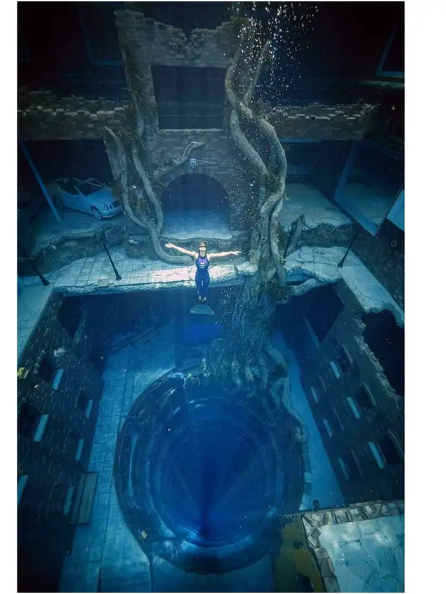 6 Potret Benda Raksasa Muncul di Laut, Bikin Pengidap Megalofobia Panik ...