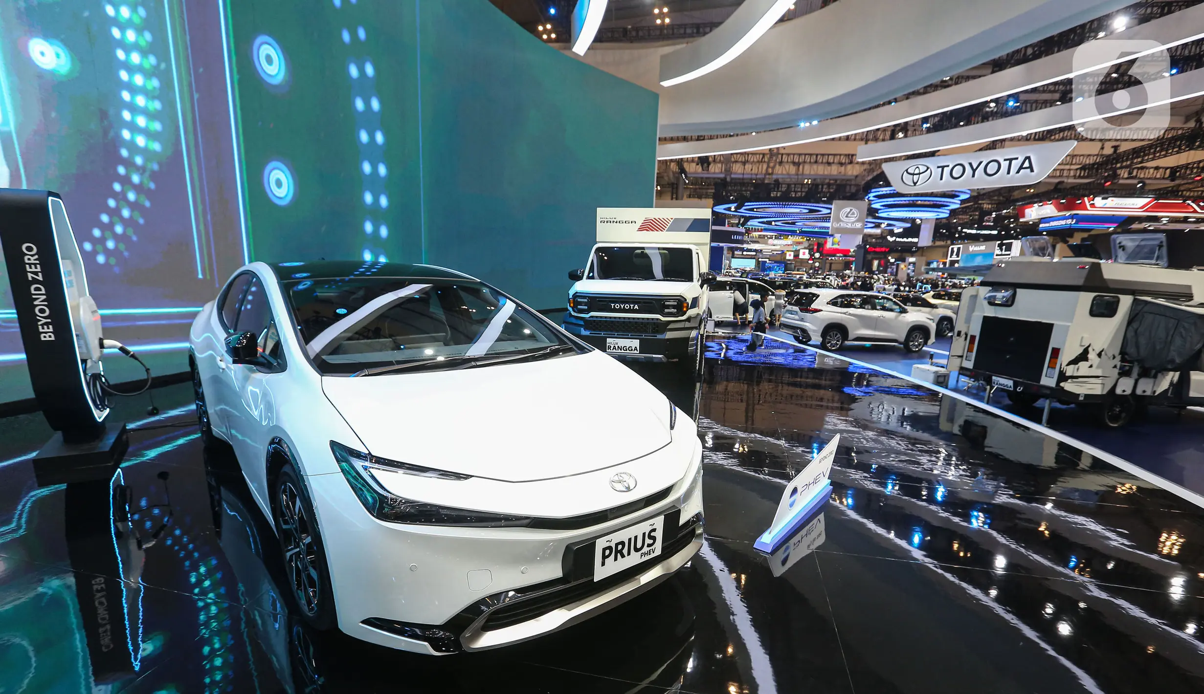 Deretan Mobil Hybrid Terbaru dari Toyota Dipamerkan di GIIAS 2024 - Foto Liputan6.com