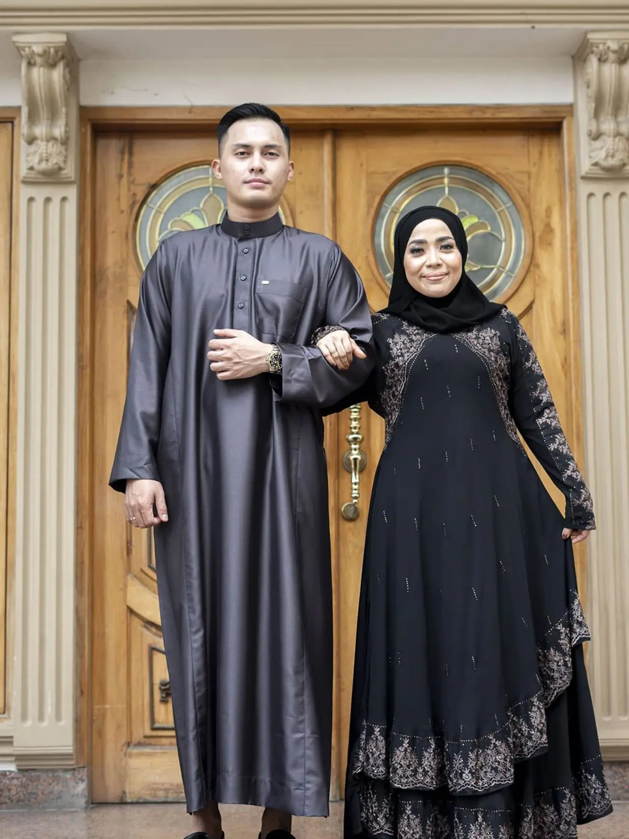 6 Potret Muzdalifah dan Fadel Islami Kompakan Pakai Gamis Ini Curi ...