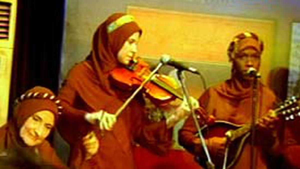 Debu, Syiar Islam Lewat Musik - News Liputan6.com