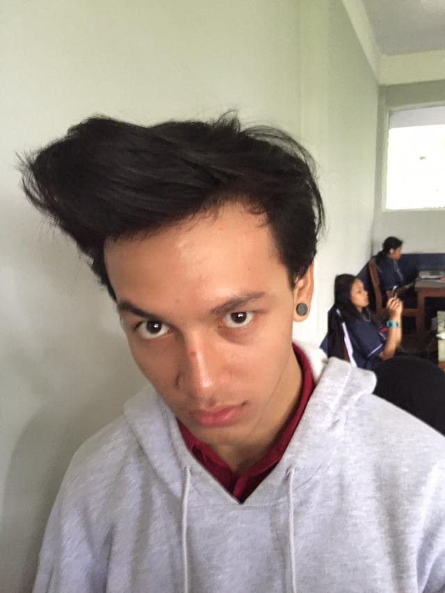 7 Potret Jefri Nichol Saat Duduk di Bangku Sekolah, Gaya Rambut Jambul ...