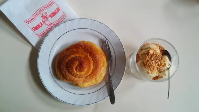 Mencicipi 5 Roti Legendaris di Bandung, Ini Pilihannya - Regional ...