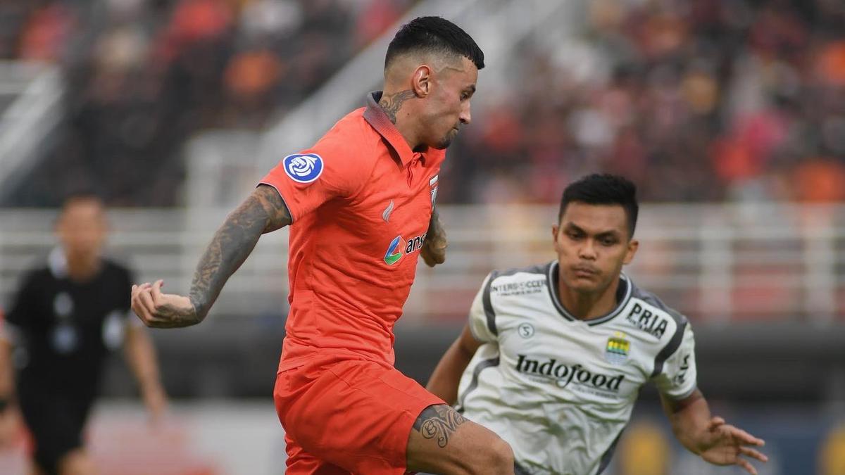 BRI Liga 1: Gol Tendangan Salto Matheus Pato dan Selebrasi Aeroplane ...