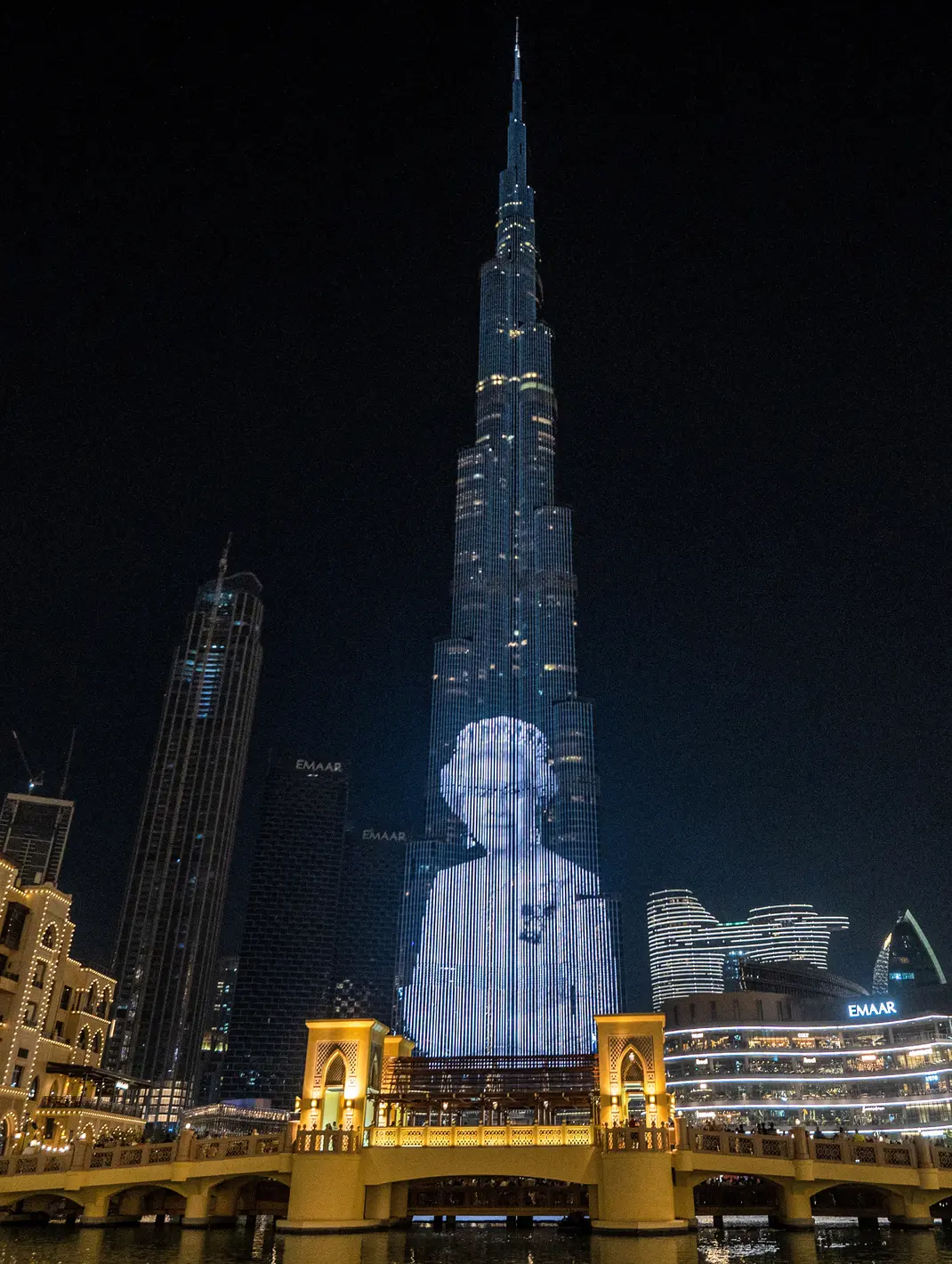 Ketika Burj Khalifa Beri Penghormatan pada Ratu Elizabeth II - Foto ...