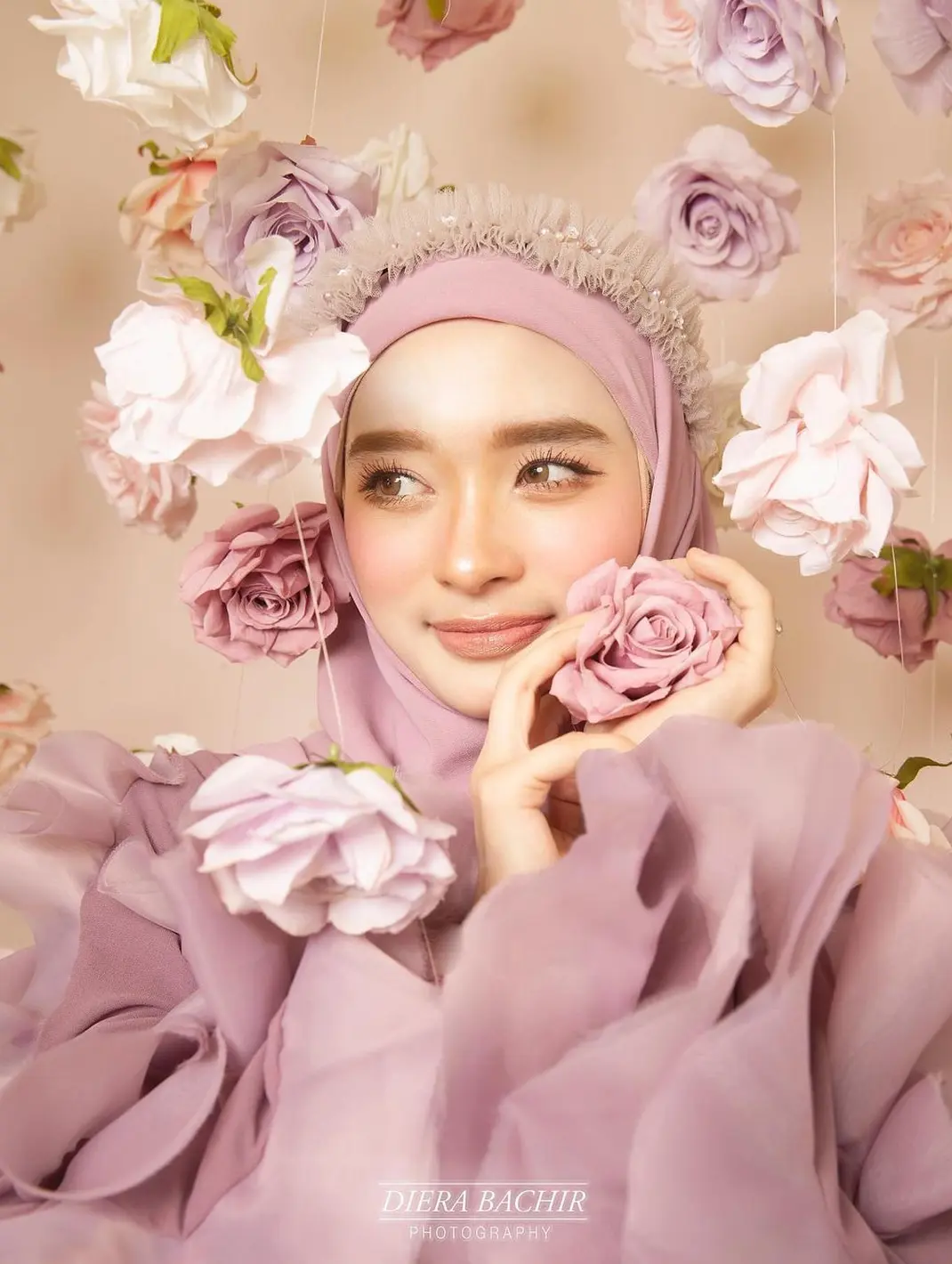 6 Potret Inara Rusli Bergaya Dreamy Jalani Pemotretan Perdana Usai Lepas Cadar, Ramai Dipuji bak ...