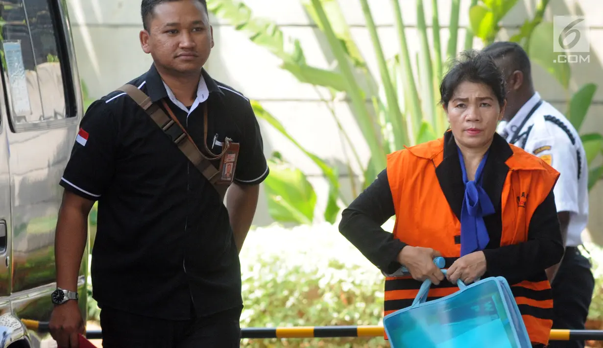 FOTO: Kasus PN Medan, Tersangka Merry Purba Diperiksa KPK Lagi - Foto Liputan6.com