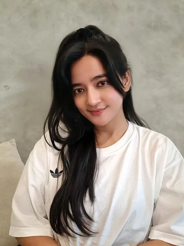 7 Potret Kumaila Hakimah Diduga Pacar Baru Coki Pardede - Hot Liputan6.com