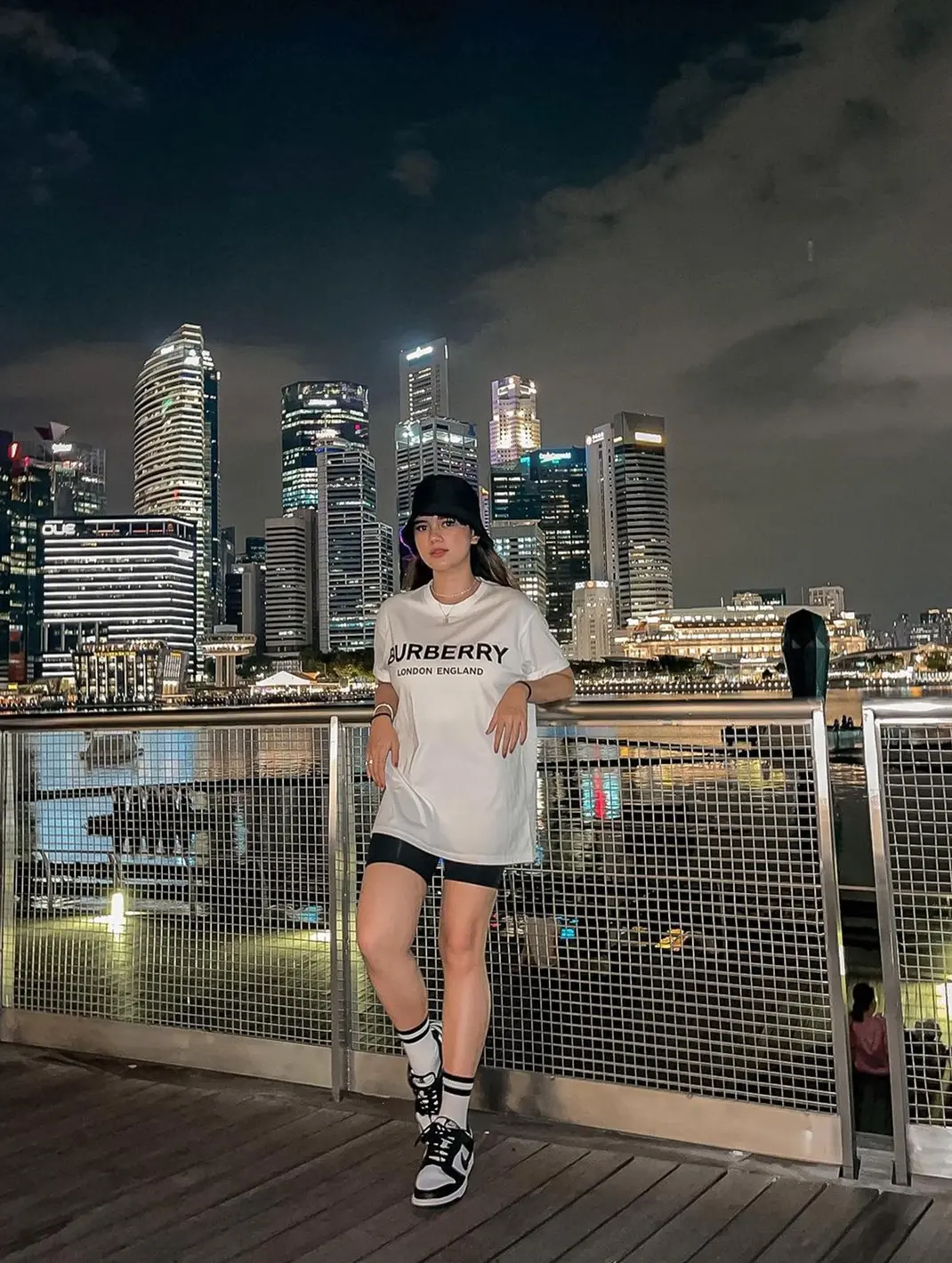 Potret Audi Marissa Pakai Kaus Oversize, Gayanya Bak ABG - Foto ...