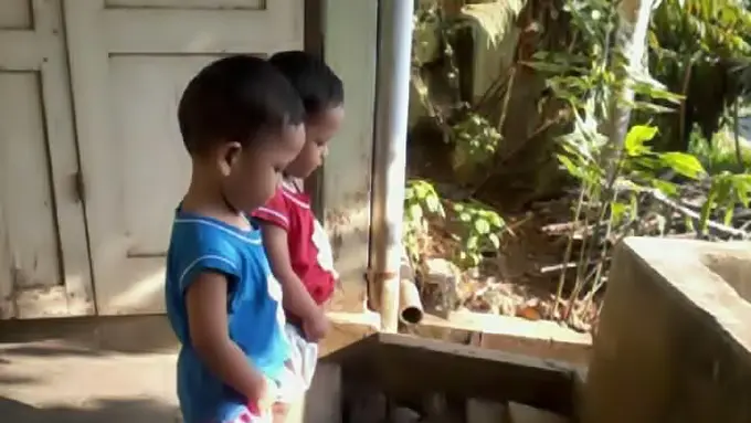 Bocah Gak Bisa Pipis, Alasannya Bikin Ngakak Jumpalitan! - Lifestyle Fimela.com