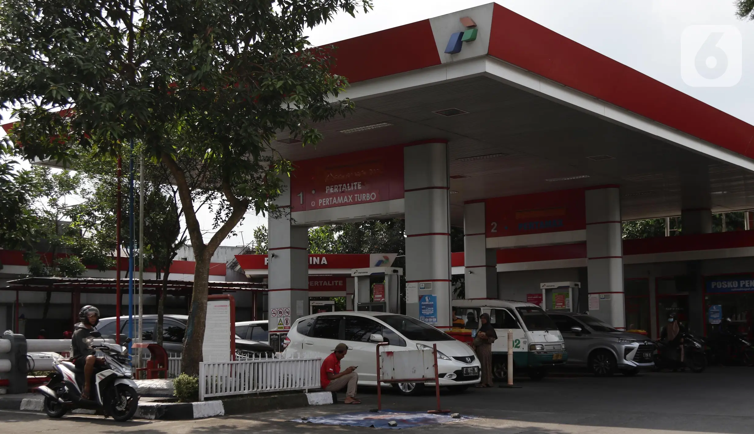 Detik-Detik Kenaikan Harga BBM Bersubsidi di SPBU - Foto Liputan6.com