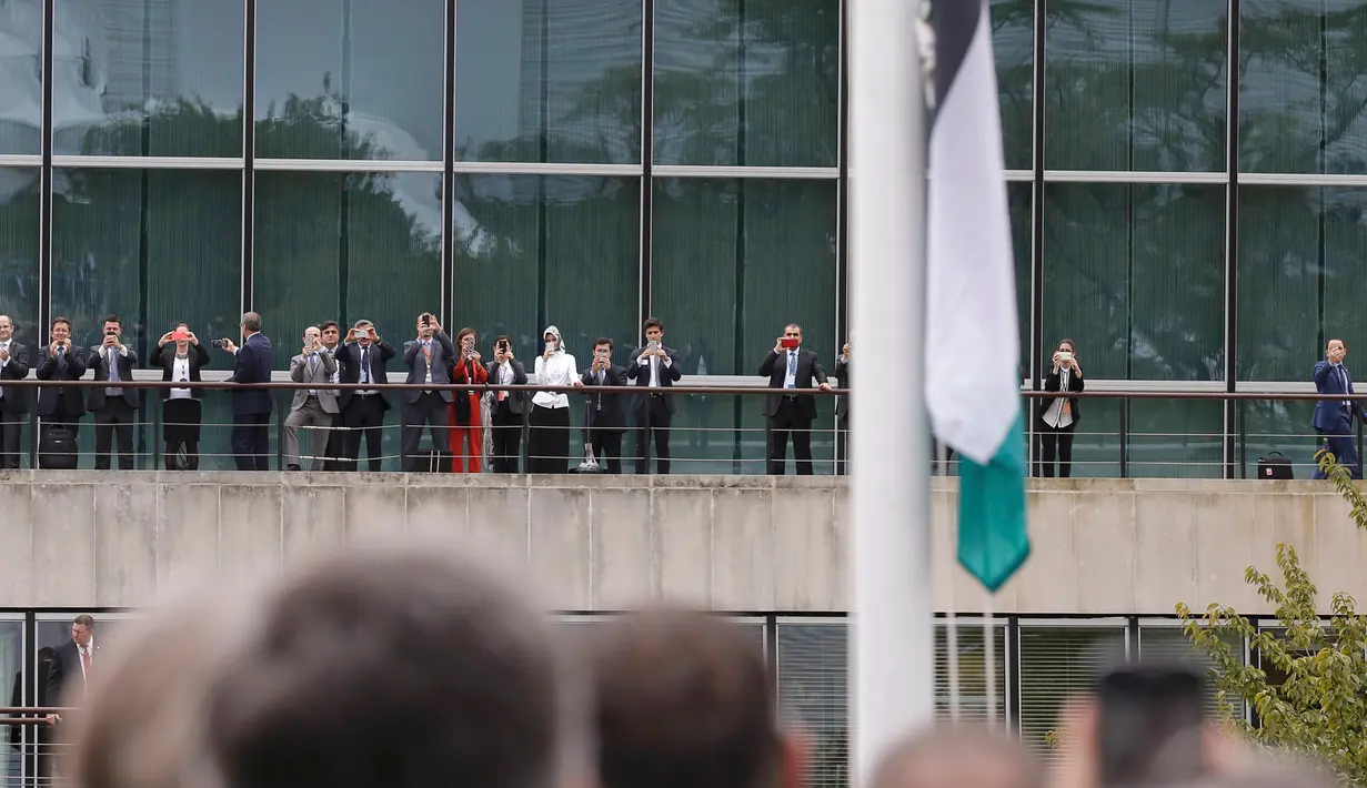 Akhirnya, Bendera Palestina Resmi Berkibar di Markas PBB - Foto ...