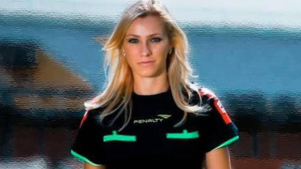 FOTO: Fernanda Colombo, Wasit Cantik Asal Brasil yang Bikin Gagal Fokus ...