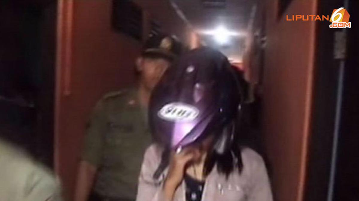 VIDEO: Gelar Razia, Dua Pelajar SMK Tertangkap Saat Mesum - News Liputan6.com