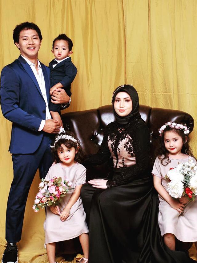 Jarang Terekspos, Ini 6 Momen Manis Artis Pria Langganan FTV dan ...