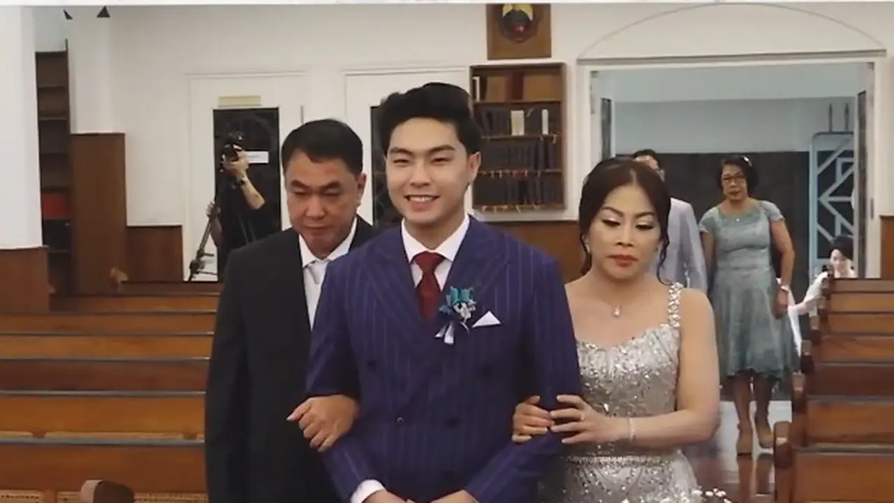 8 Momen Pemberkatan Pernikahan Jessica Jane dan Erwin Phang, Digelar ...