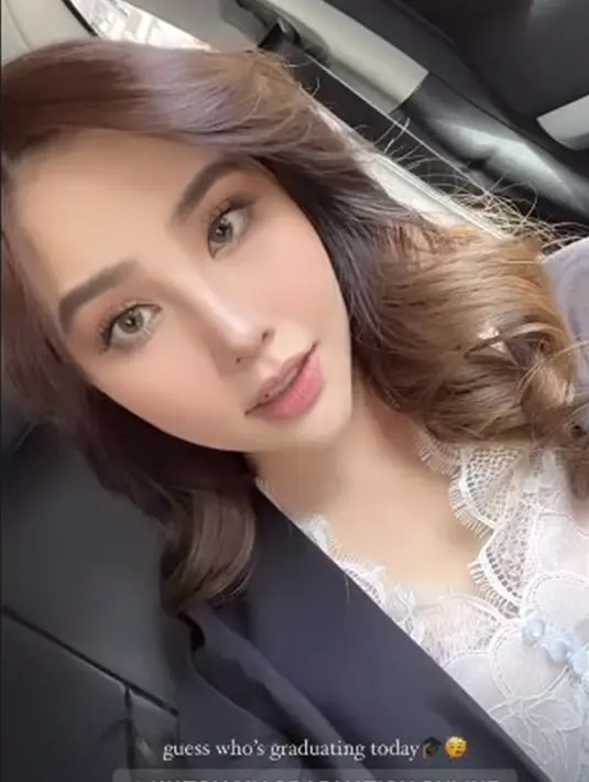 Momen Kelulusan Agatha Chelsea dari University of Melbourne, Penuh ...