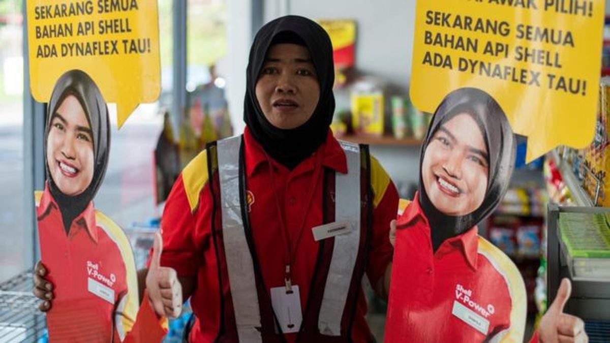 Viral, Iklan Pom Bensin Shell di Malaysia Jadi Sasaran Pelecehan ...