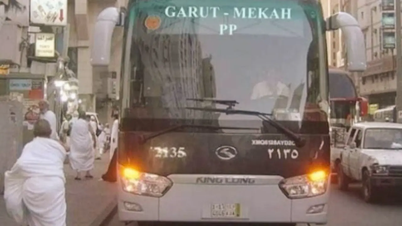 6 Jurusan Bus Ini Bikin Bingung Calon Penumpang - Otomotif Liputan6.com