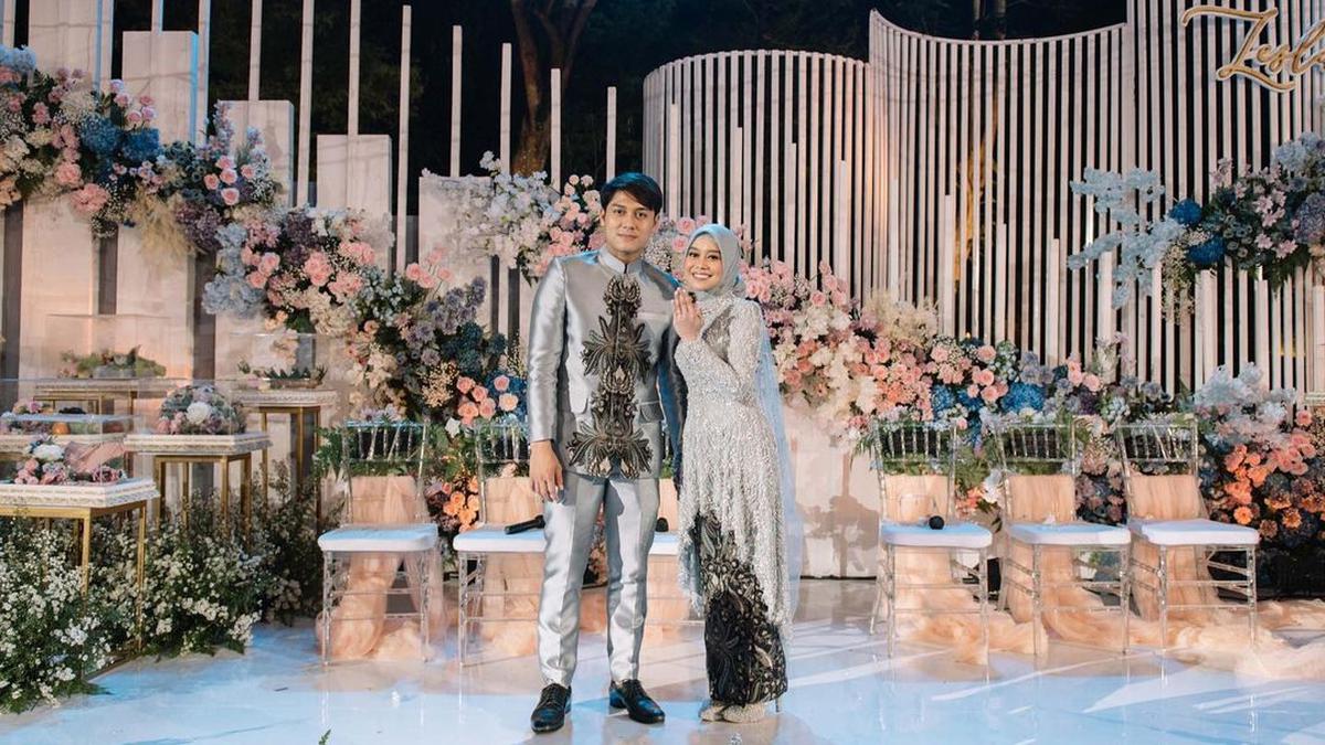 7 Potret Lamaran Rizky Billar dan Lesty Kejora, Penuh Haru Bahagia ...