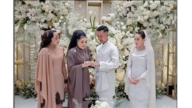 6 Potret Kedekatan Muhammad Fardhana dengan Keluarga Ayu Ting Ting di ...