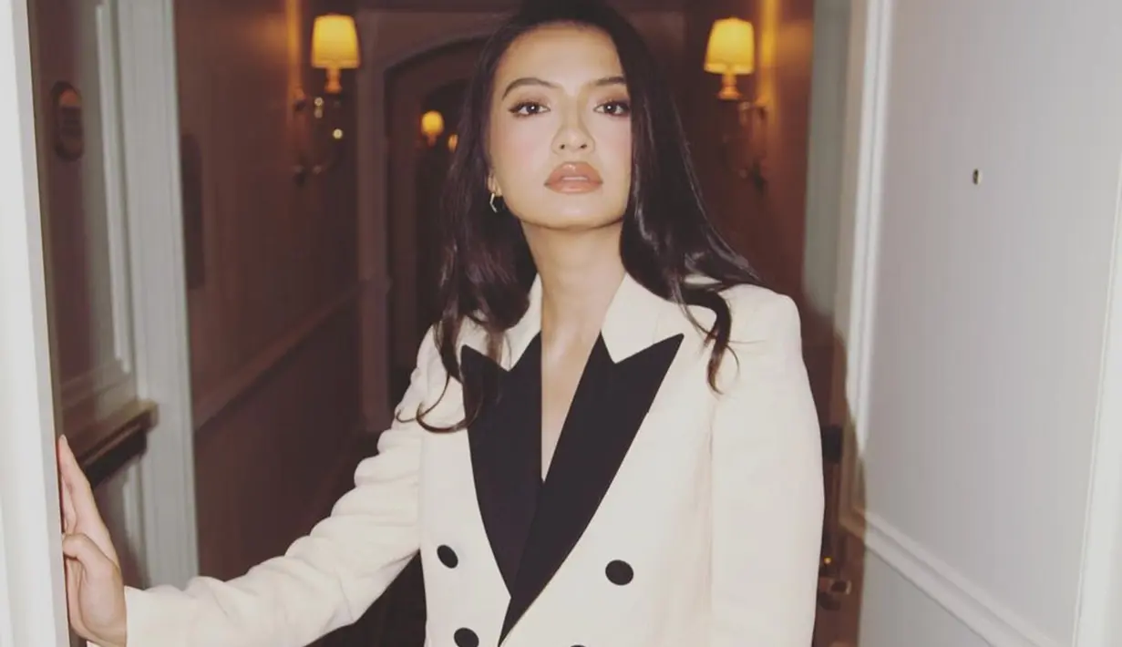 Gaya Raline Shah Saat Tampil dengan Style Chic, Bisa Jadi Inspirasi ...
