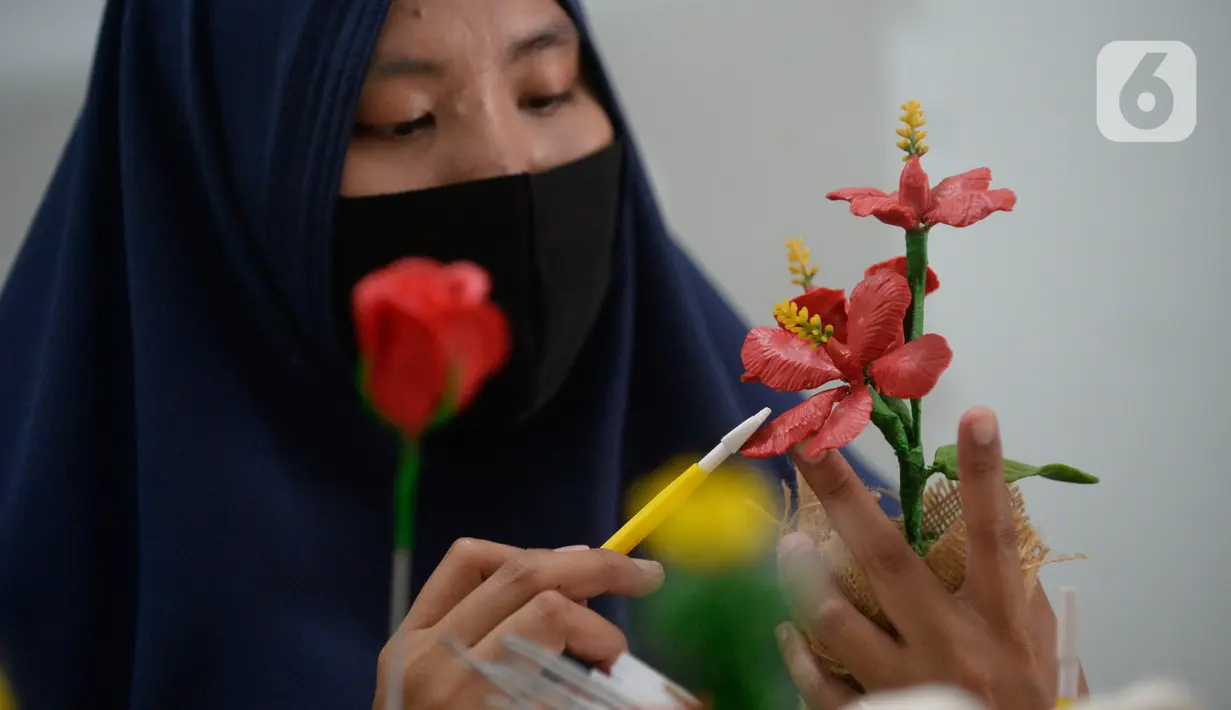 FOTO: Ragam Kreasi Bunga dari Sabun Batangan - Foto Liputan6.com