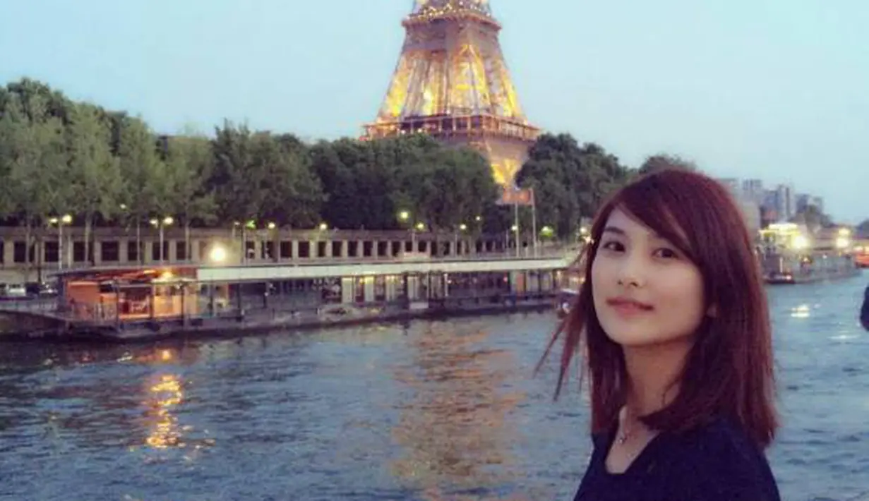 Junze Zhuo: Pembawa Berita Cantik Yang Mencuri Perhatian di Dunia Maya - Photo Fimela.com