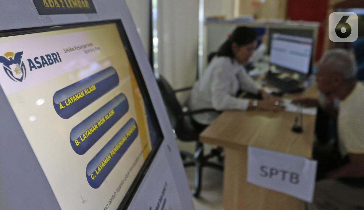 FOTO: Melihat Aktivitas Nasabah di Kantor Asabri - Foto Liputan6.com