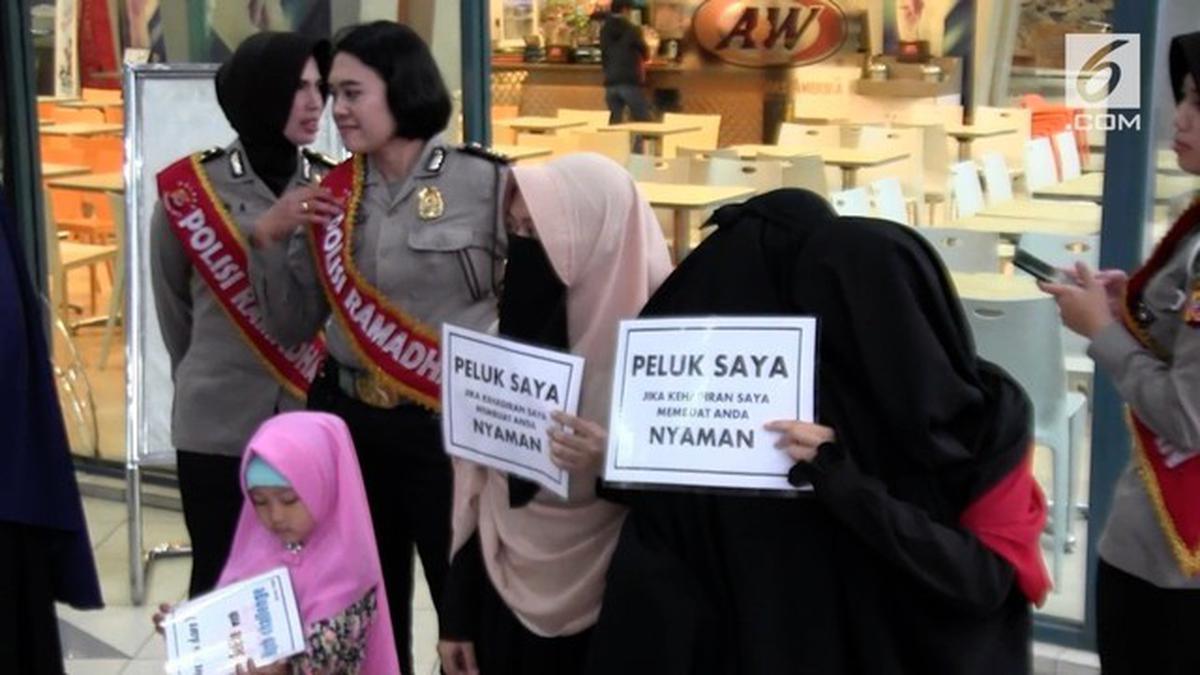 VIDEO: Eksperiman Sosial, Pelukan Perempuan Bercadar - Regional Liputan6.com