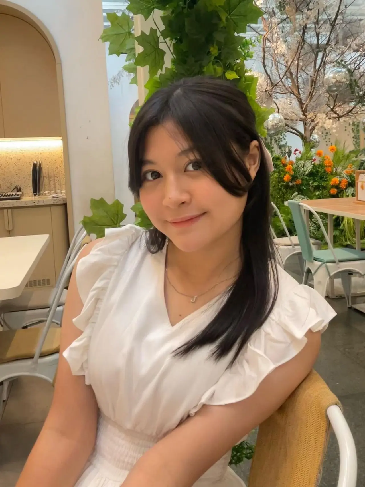 Mau Poni tapi Takut Salah Model? Ini 10 Gaya Poni yang Cocok untuk ...