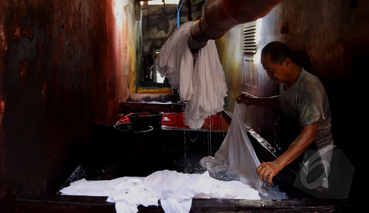 Begini Proses Pembuatan Batik Tulis Khas Sidoarjo - Foto Liputan6.com