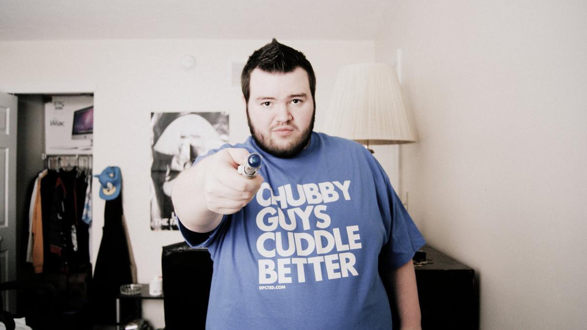 Majalah Ini Khususkan Pria Buncit Sebagai Model