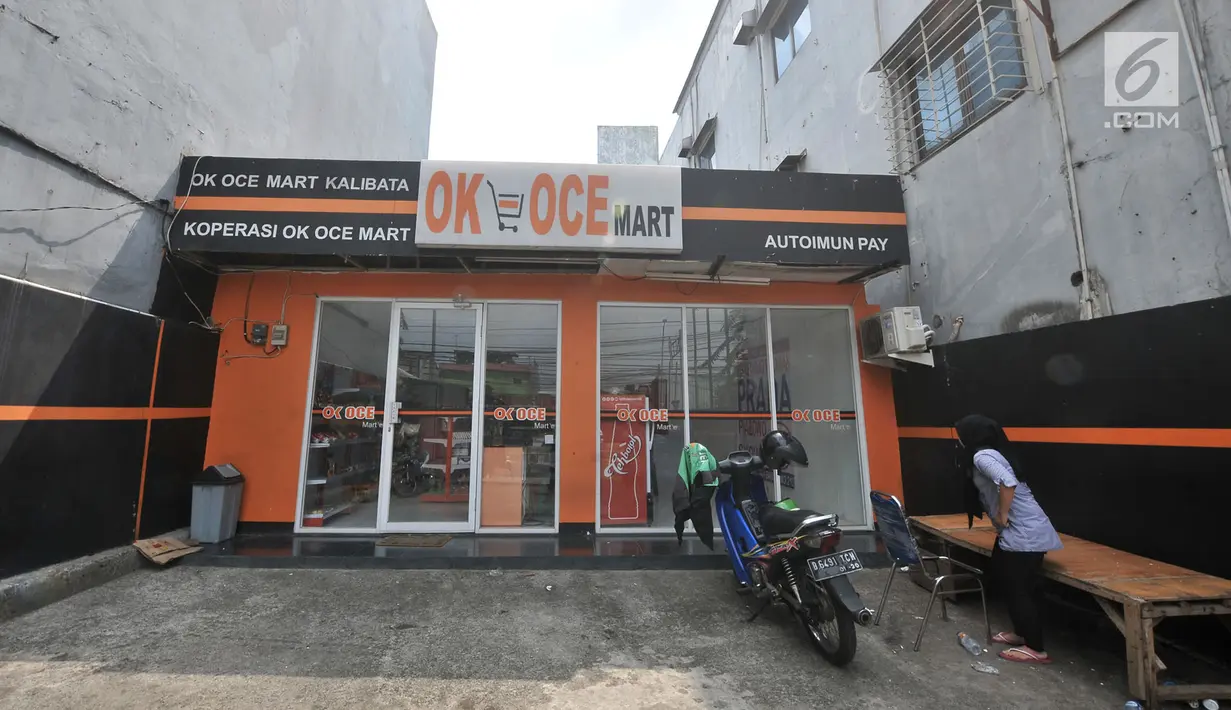 FOTO: Kondisi OK OCE Mart Kalibata yang Hampir Bangkrut - Foto Liputan6.com