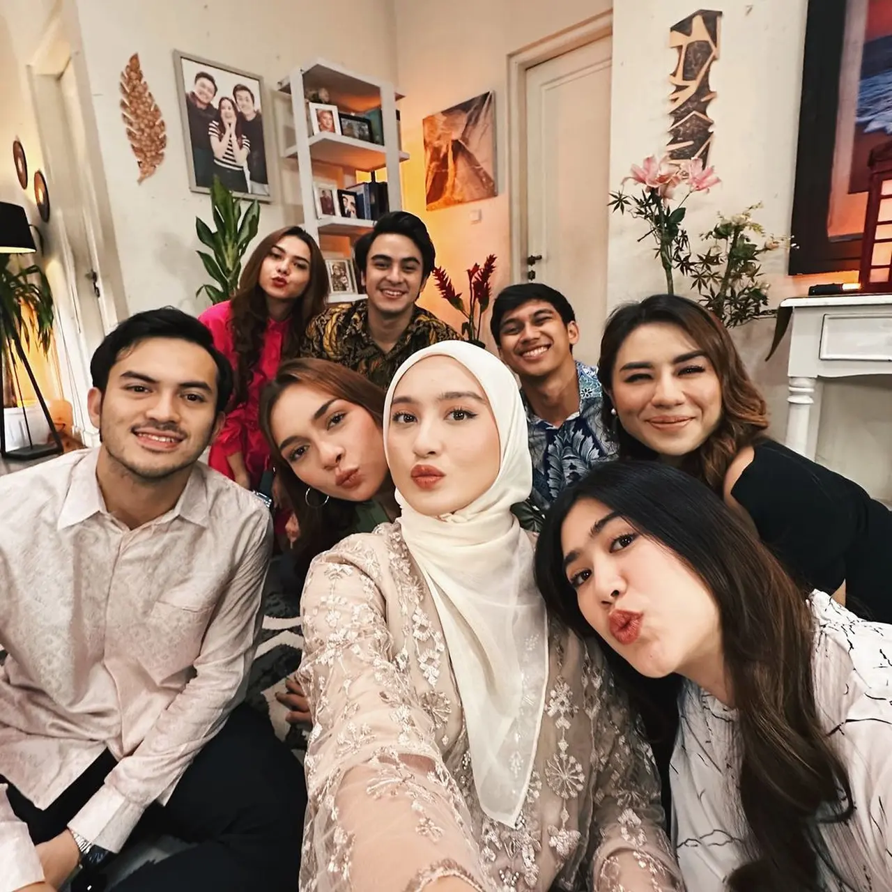 Profil Dosma Hazenbosch, Aktris dan Model Blasteran yang Jadi Sorotan ...