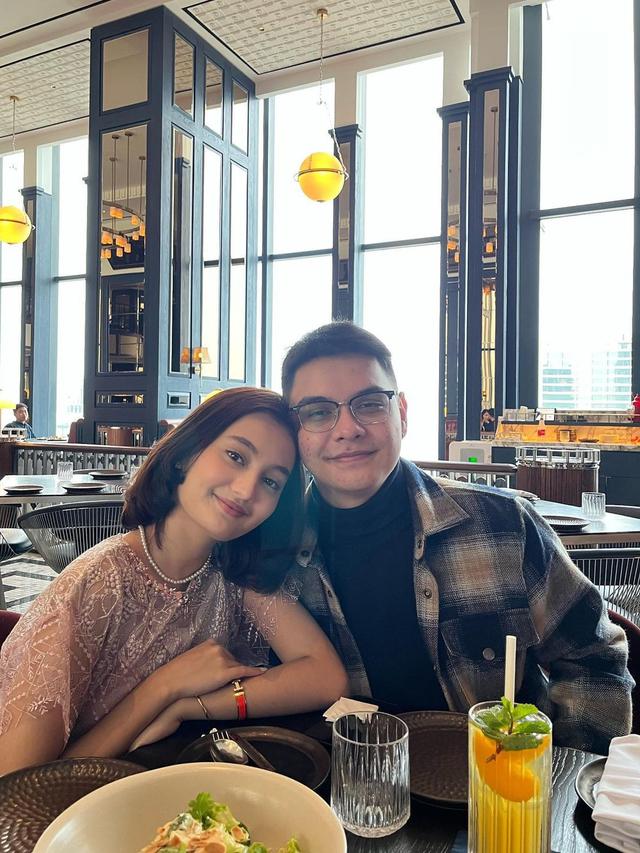 7 Potret Mesra Laura Abbas Jackson dan Sean Ivan Adik Irish Bella