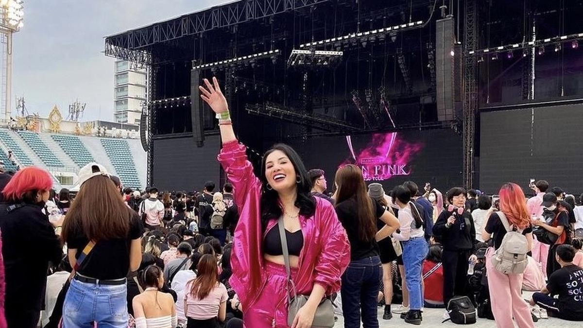 Gaya Nindy Ayunda Nonton Konser Blackpink di Thailand, Kenakan One Set ...