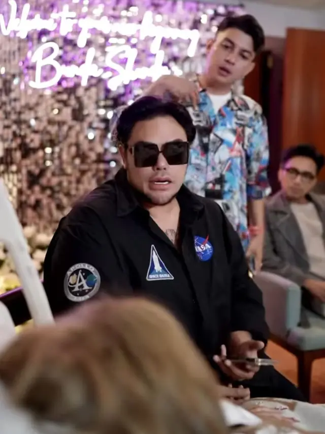 6 Artis Jenguk Shindy Samuel Operasi Potong Lambung, Banjir Dukungan - Hot Liputan6.com