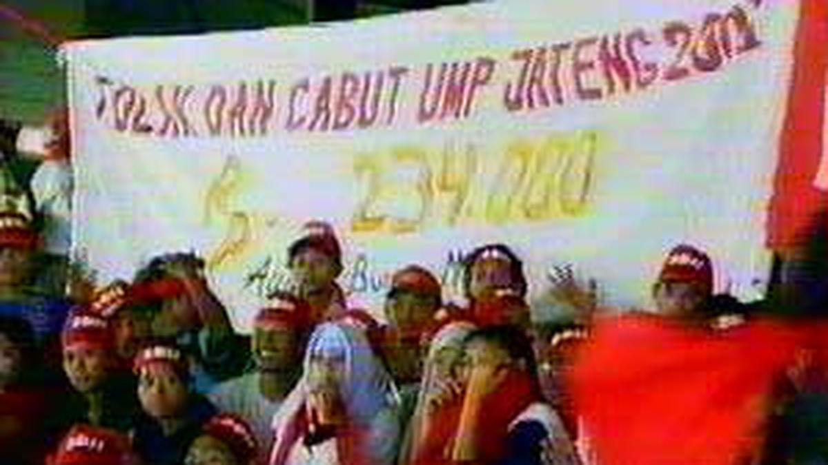 UMR Rendah, Gubernur Jateng Didemo - News Liputan6.com