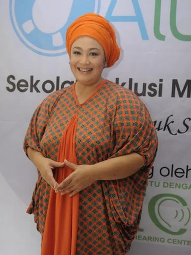 7 Foto Transformasi Dewi Hughes dari Bobot 150 Kg Hingga Kini 59 Kg ...