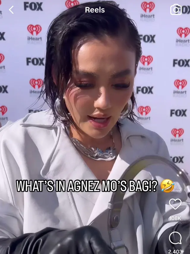 Foto-foto Isi Tas Agnez Monica yang Hadir dalam Acara iHeartRadio Music Awards 2024, Mulai dari ...