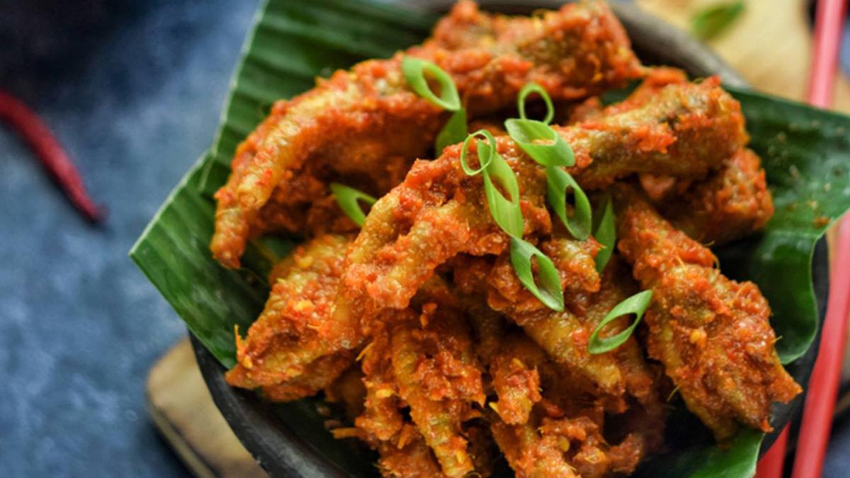 Wanita Afrika Selatan Cetak Rekor Dunia Makan Ceker Ayam, Nyaris ...